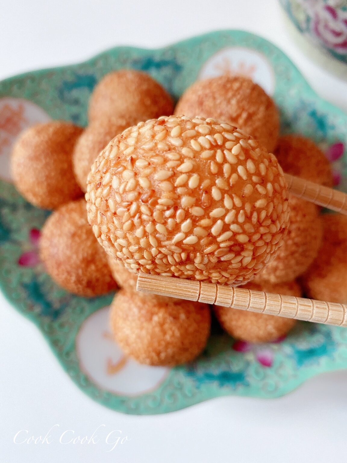 Chinese Red Bean Paste Sesame Balls 红豆馅芝麻球 - COOK COOK GO