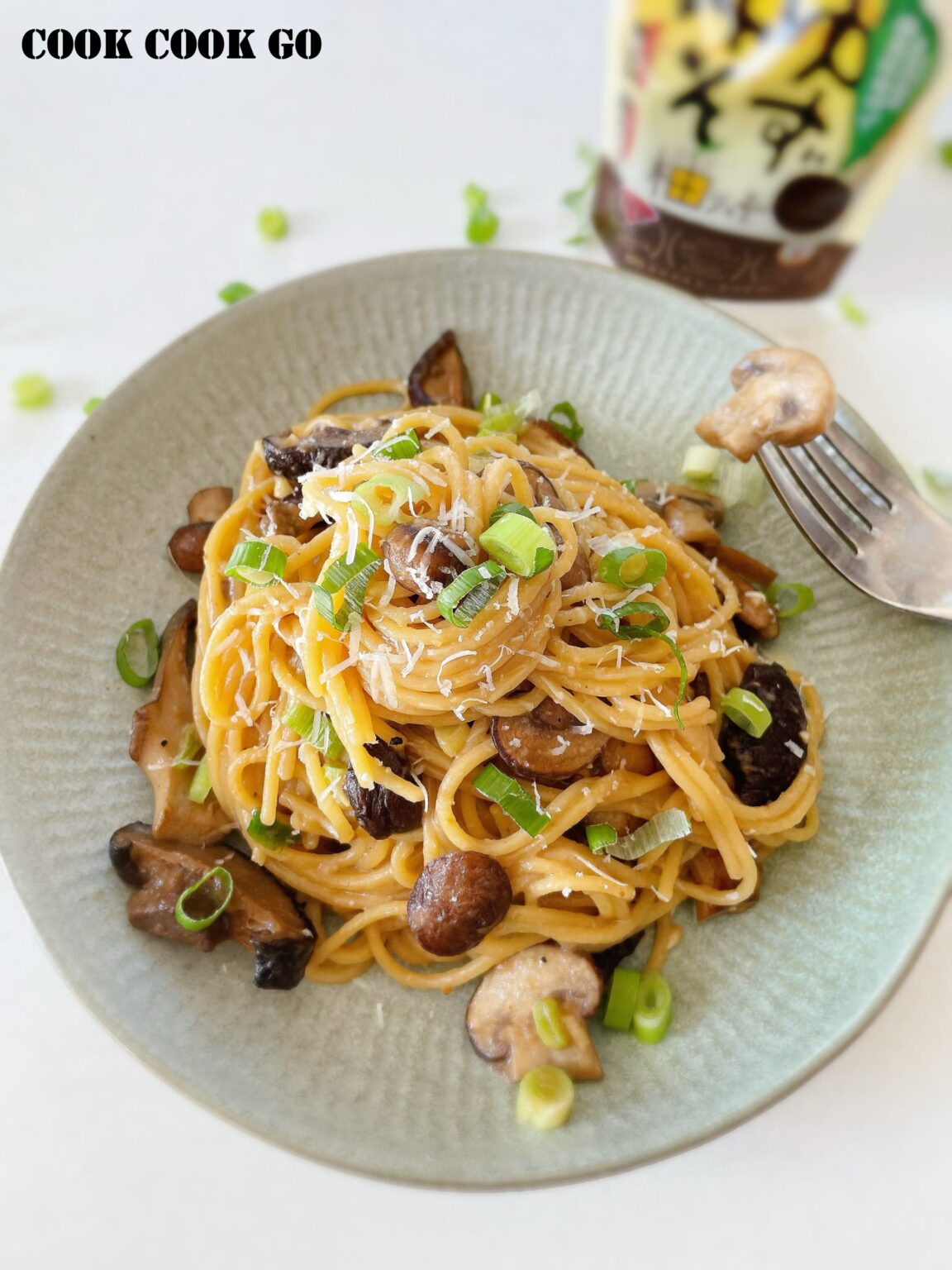 Japanese-style Miso Mushroom Spaghetti - COOK COOK GO
