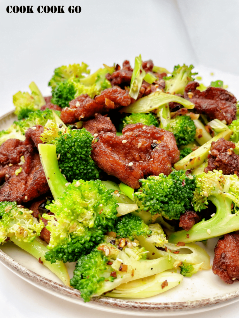 Sichuan Chili Pork Stir-fry with Broccoli - COOK COOK GO